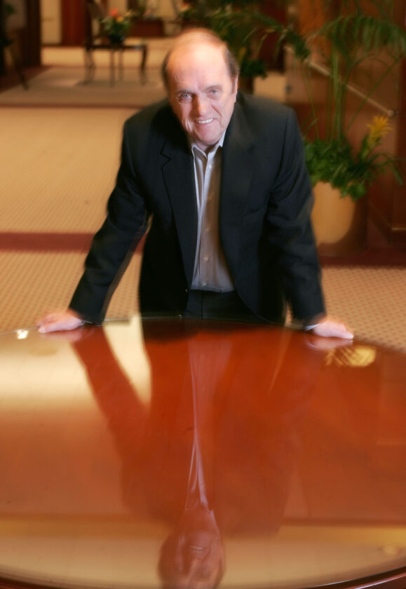 Comedian Bob Newhart, deadpan master of sitcoms and telephone ...